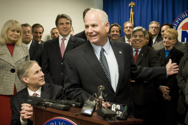 2 Texas House members jump to GOP