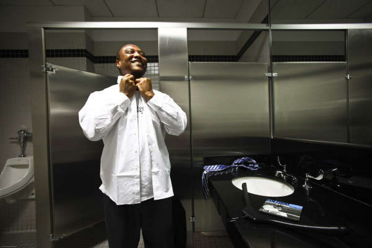 Exonerated death row inmate files grievance against prosecutor