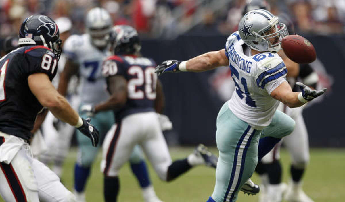 Cowboys ask aging veterans to pick up slack at linebacker