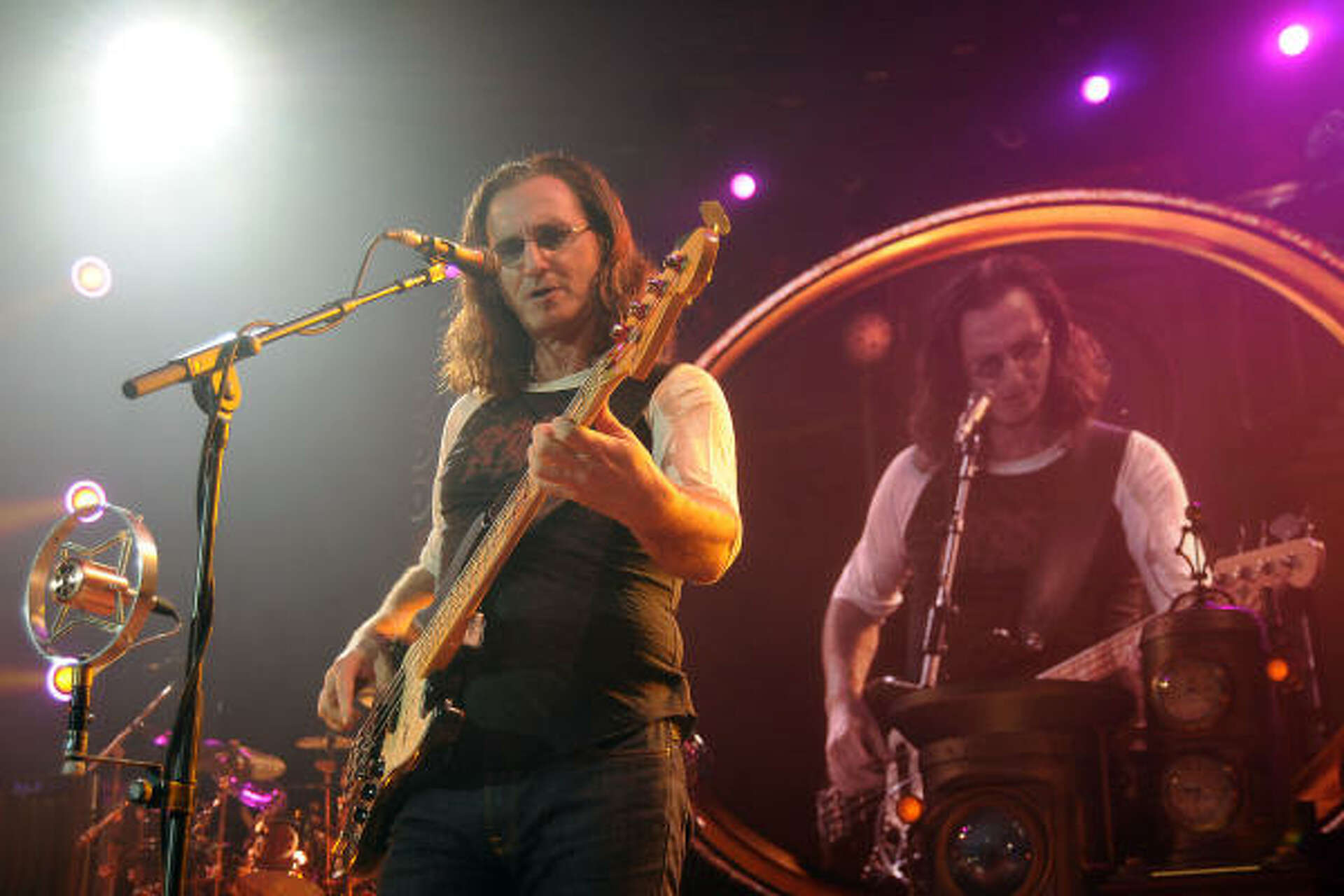 Rush bringing the noise to Houston in May