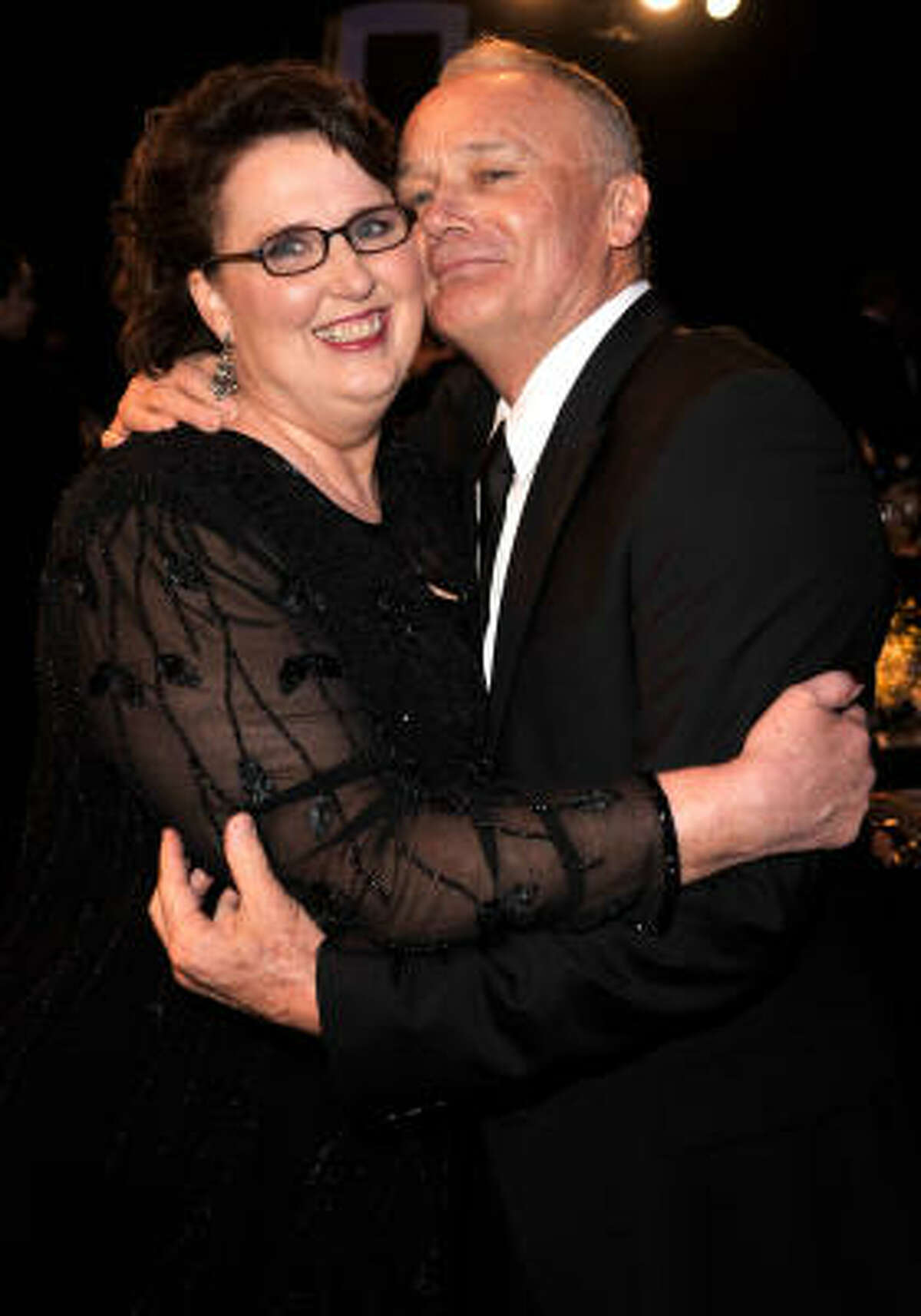 Cheerleader asks kid with autism to prom