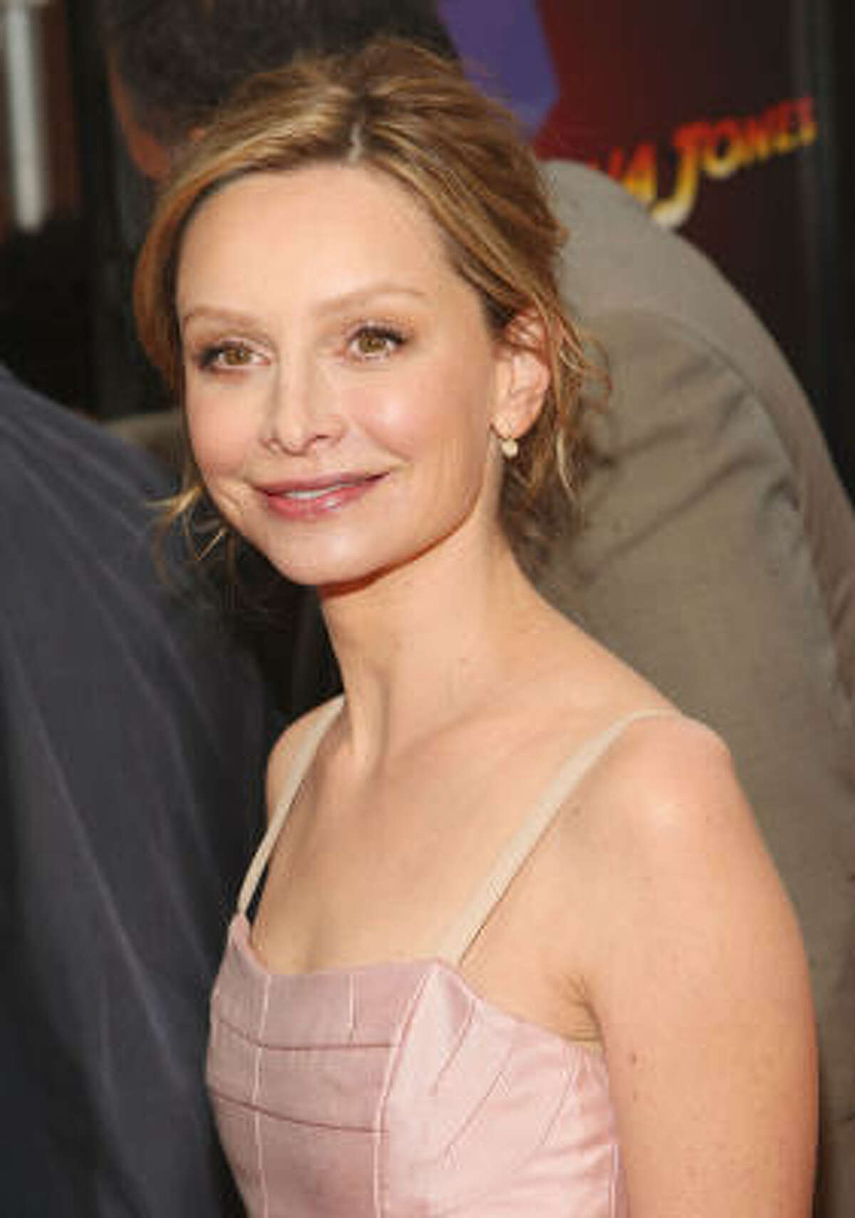 Cheerleader asks kid with autism to prom