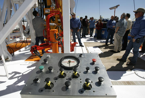 Walk, baby, walk: New rig drills, then moves