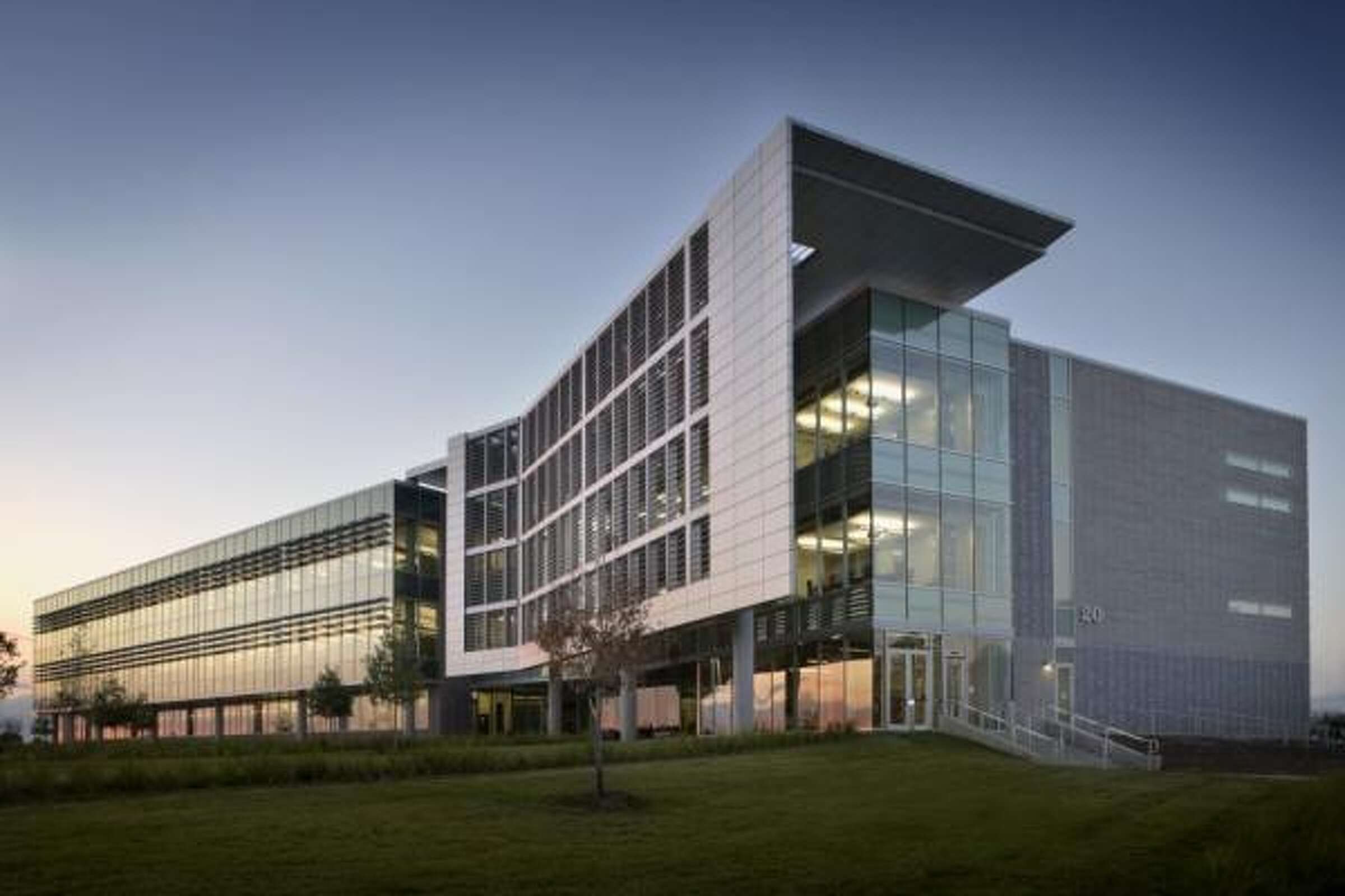 NASA goes futuristic with energy-efficient offices