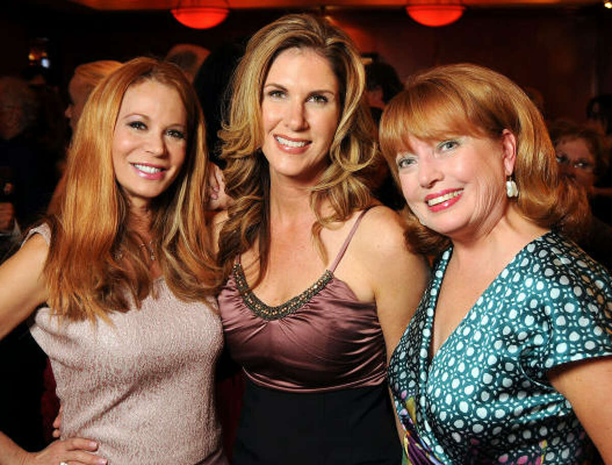 'Shades of Roses' dinner