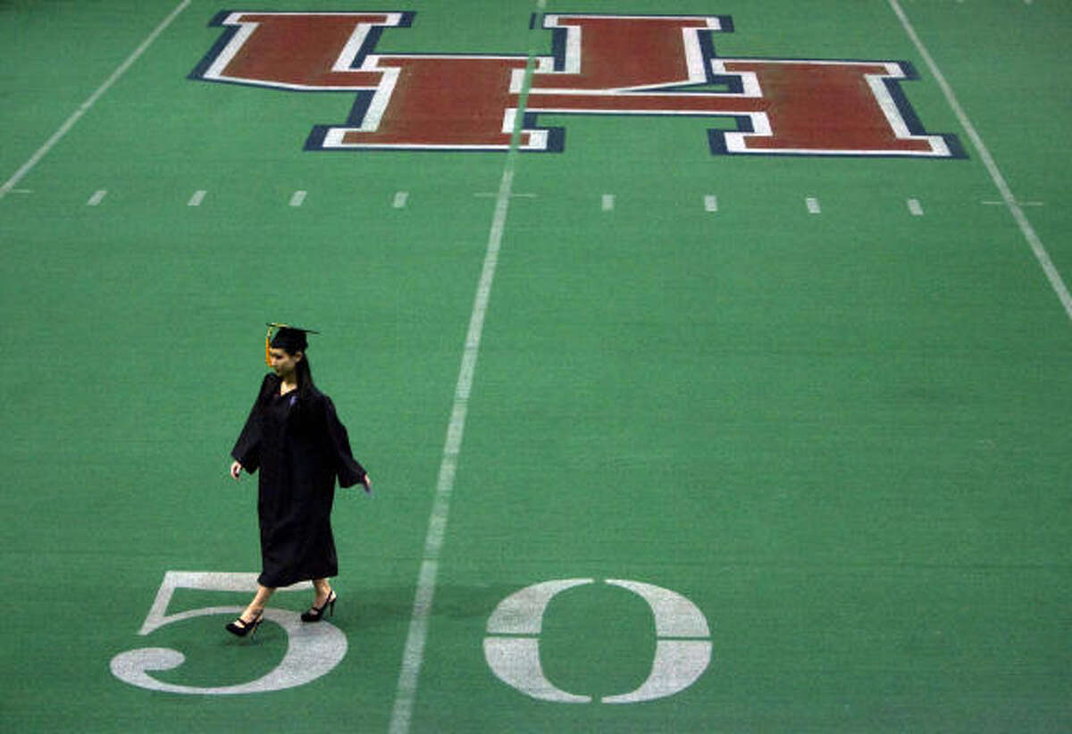 UH graduation