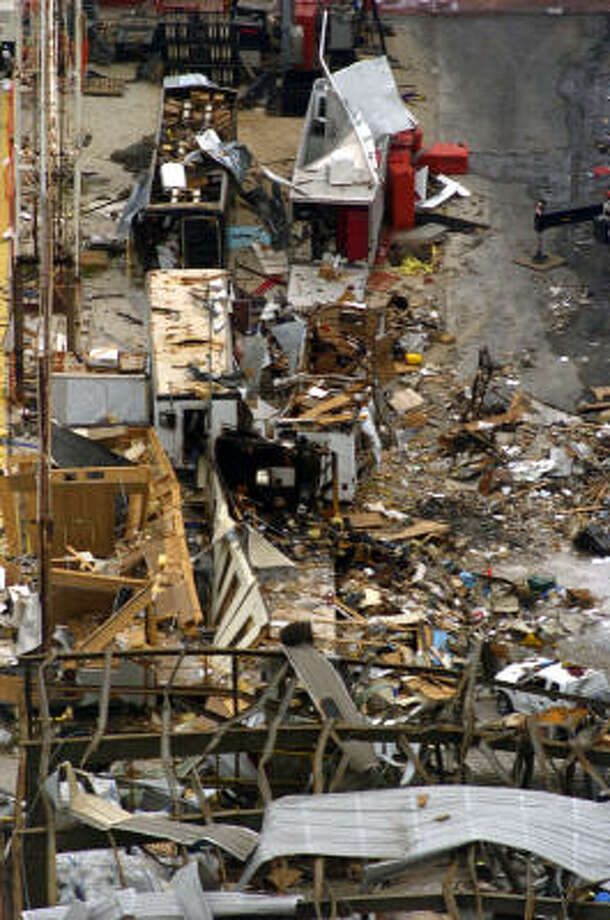 Images from the explosion at the BP plant in Texas City - Houston Chronicle