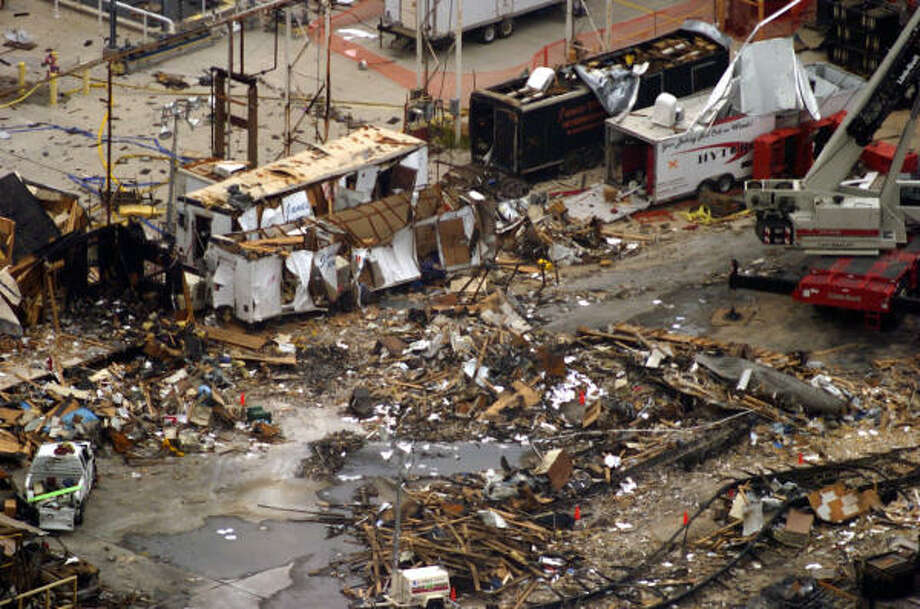 Images from the explosion at the BP plant in Texas City - Houston Chronicle