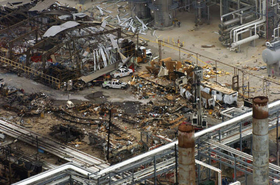Images from the explosion at the BP plant in Texas City - Houston Chronicle