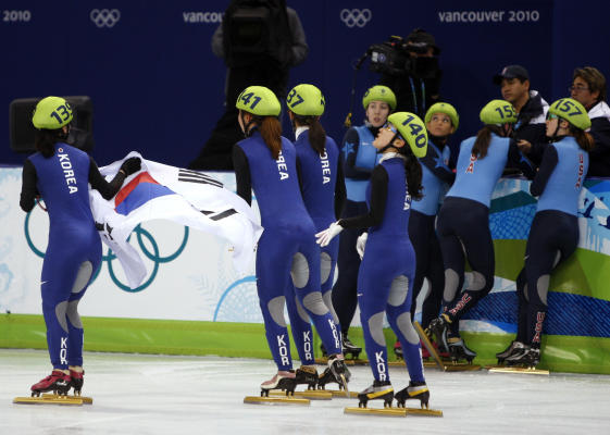 Short track speed skating