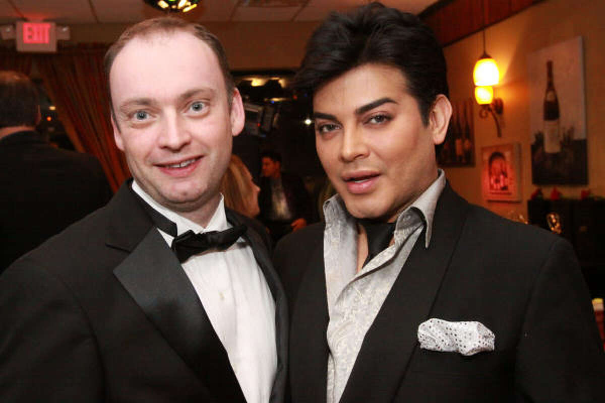 Red-carpet reception for Ernie Manouse