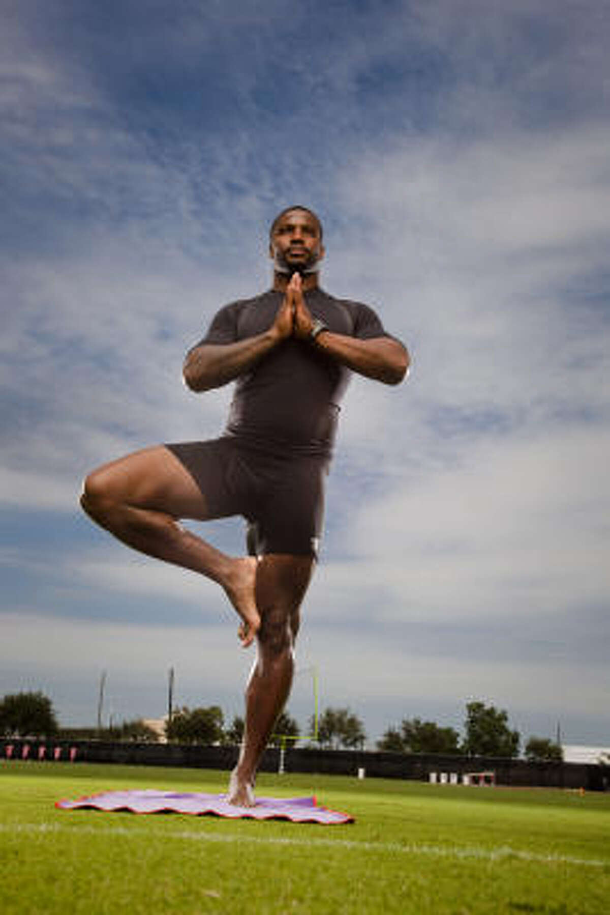 Texans linebacker Kevin Bentley tackles bad habits