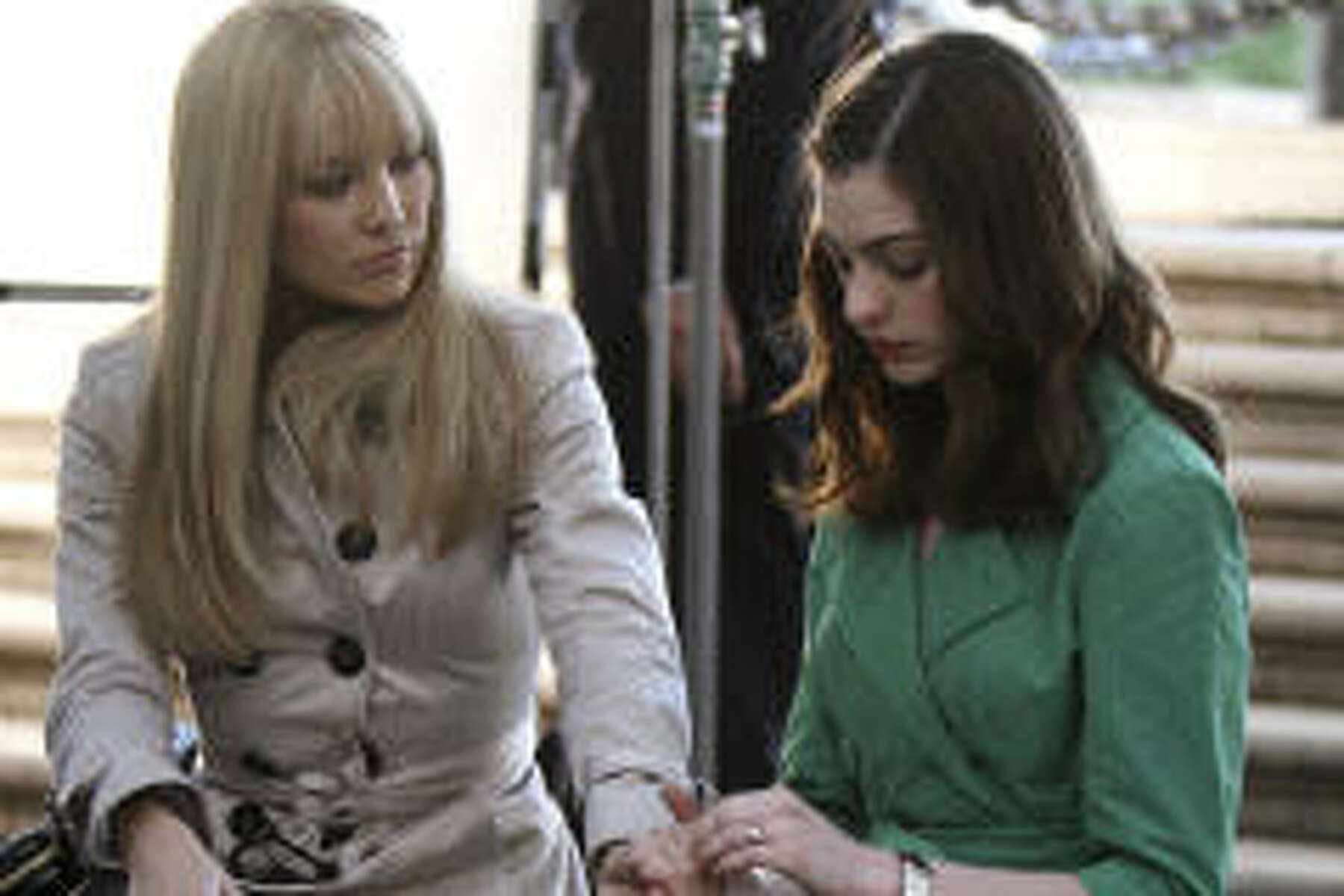 Anne Hathaway Bride Wars Tan