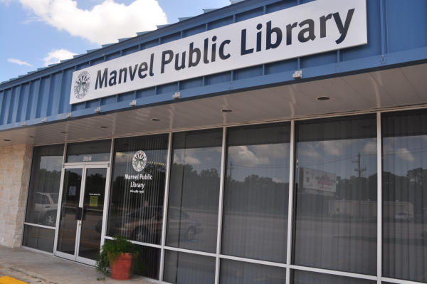 Manvel library adjusting to life in strip center
