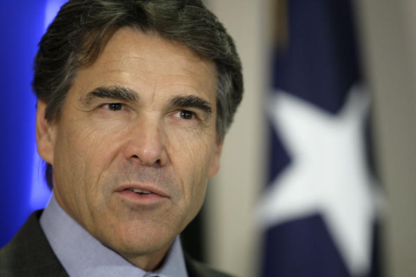 Hold line on college tuition, Gov. Perry tells lawmakers