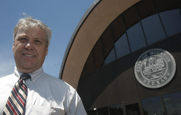 New chief at Houston pound aims to collar problems