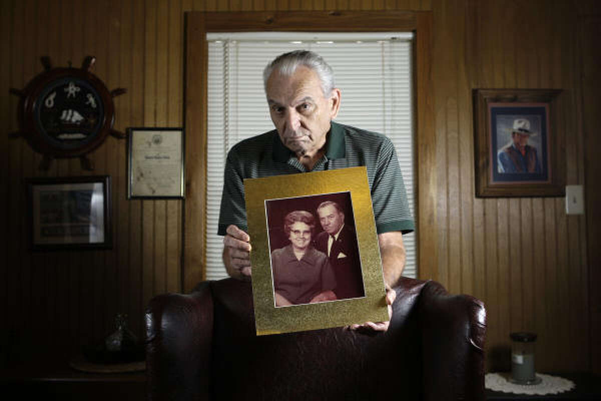 DNA leads to charges in 25-year-old cold case