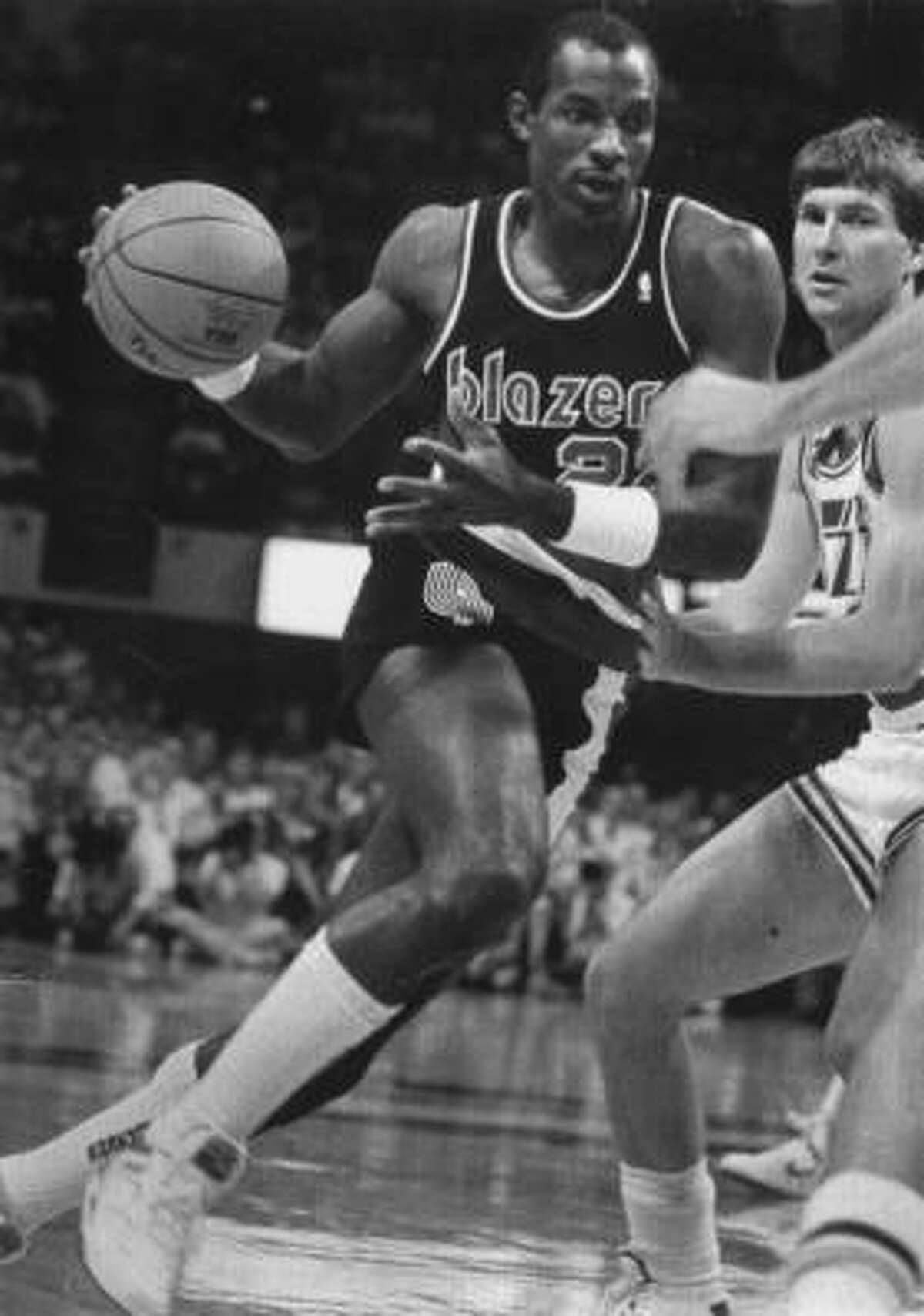 Clyde Drexler to coach in new 3-on-3 basketball league