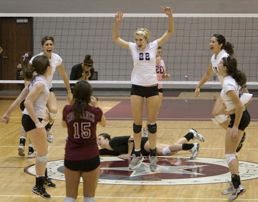 Cinco Ranch finally breaks through in volleyball playoffs