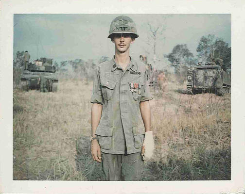 Four decades after battle, Vietnam vets honored for valor