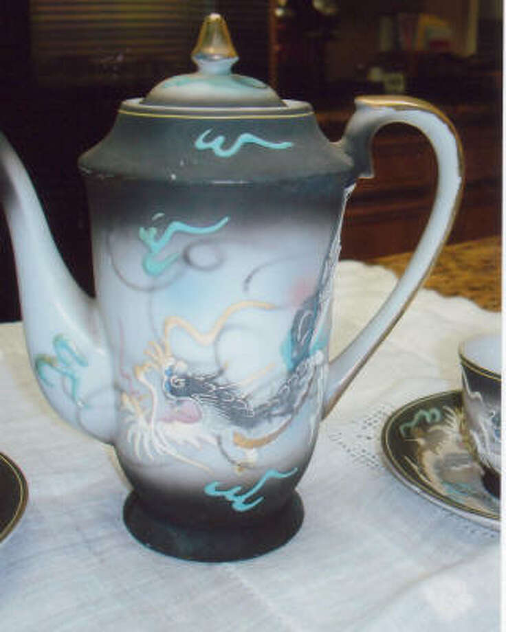 Japanese Dragonware set from the mid-1900s - Houston Chronicle
