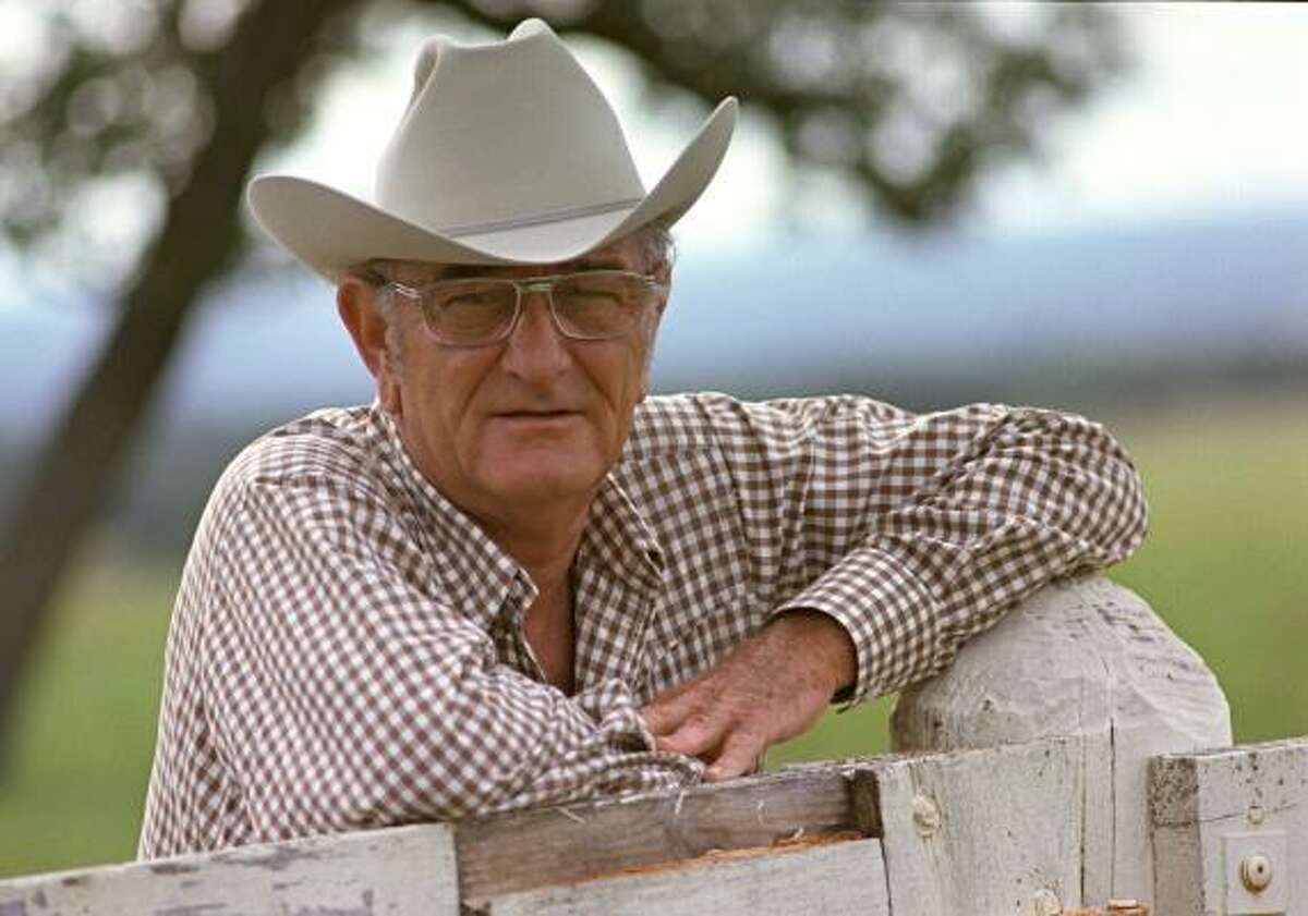 Obama's tobacco habit hardly a White House first