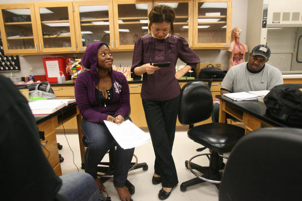 Houston college class gets $100,000 to teach by iPhone