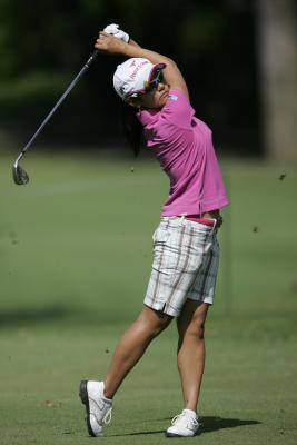 Pro golf's women play the game of fashion