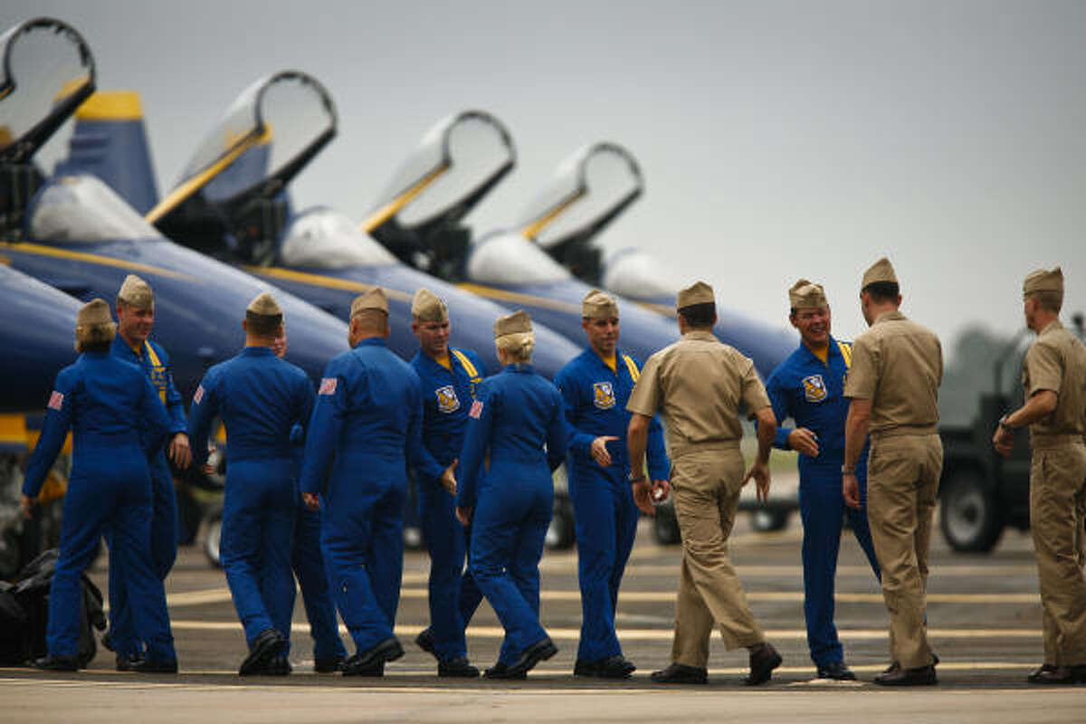 Blue Angels arrive for airshow