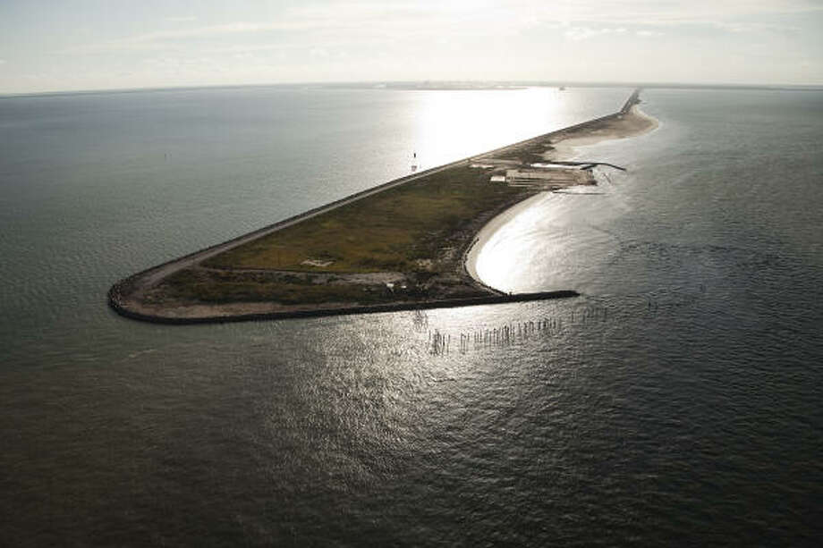 Texas City dike closed after barge and ship collide - Houston Chronicle