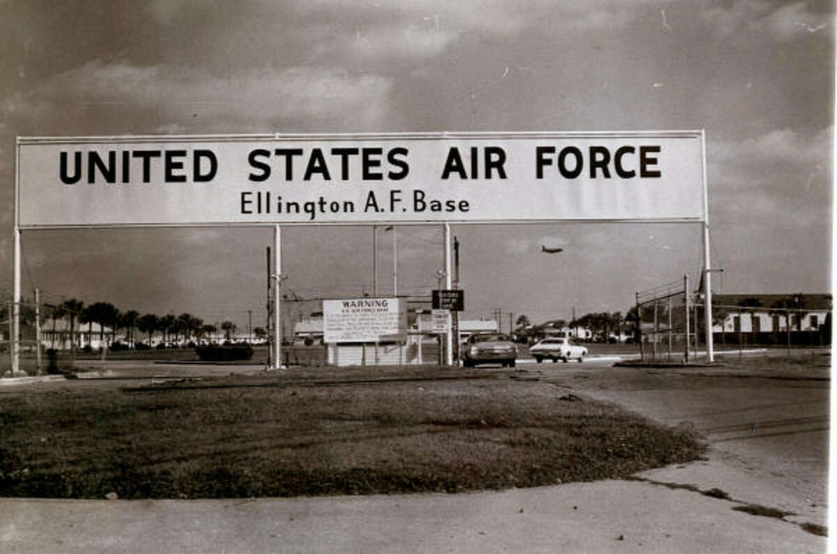 Vintage photos show Clear Lake 50 years ago, when NASA first put a man ...