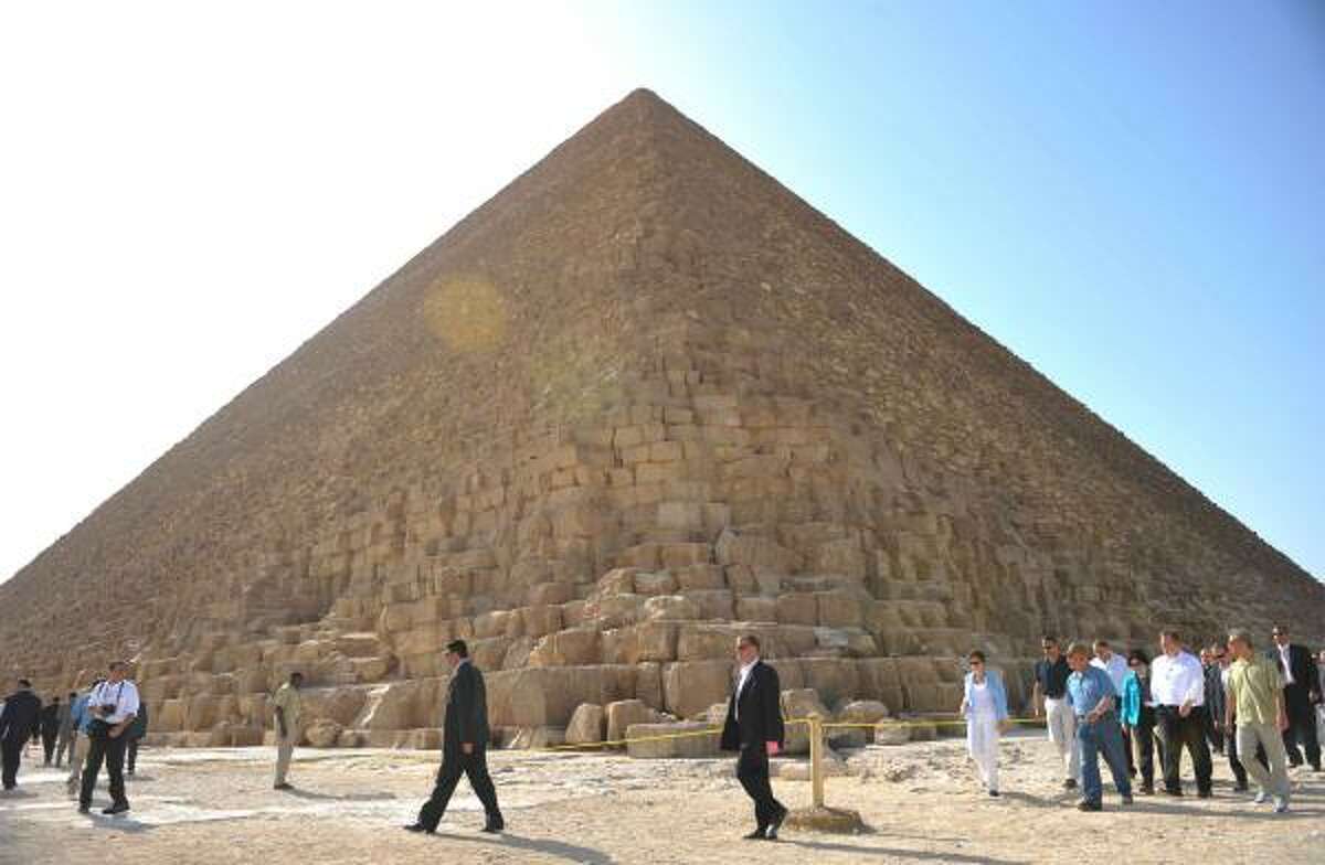 Obama reaches out to Muslims