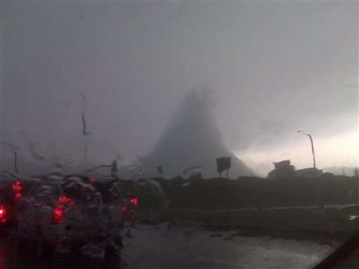 COWBOYS' PRACTICE STADIUM COLLAPSES