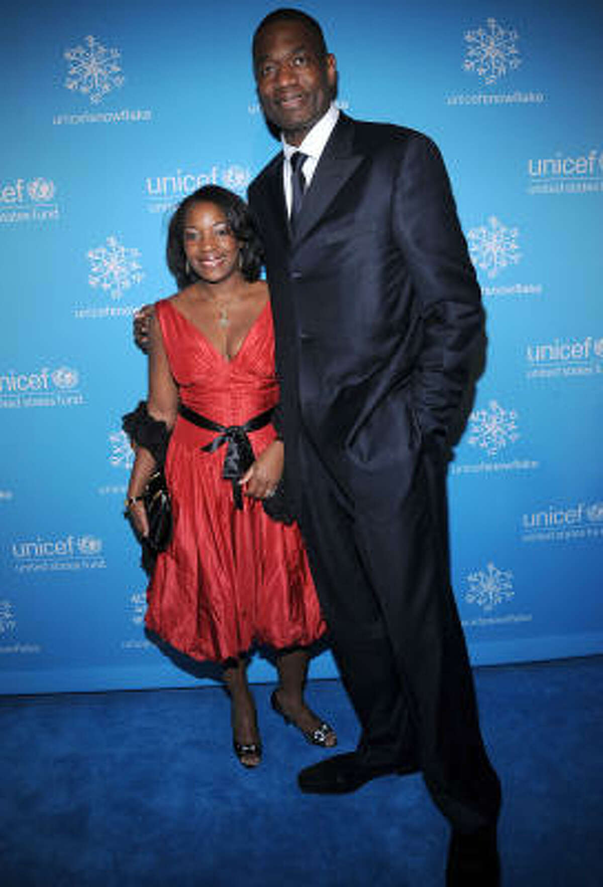 Ex-Rockets big man Dikembe Mutombo is back for another hilarious commercial