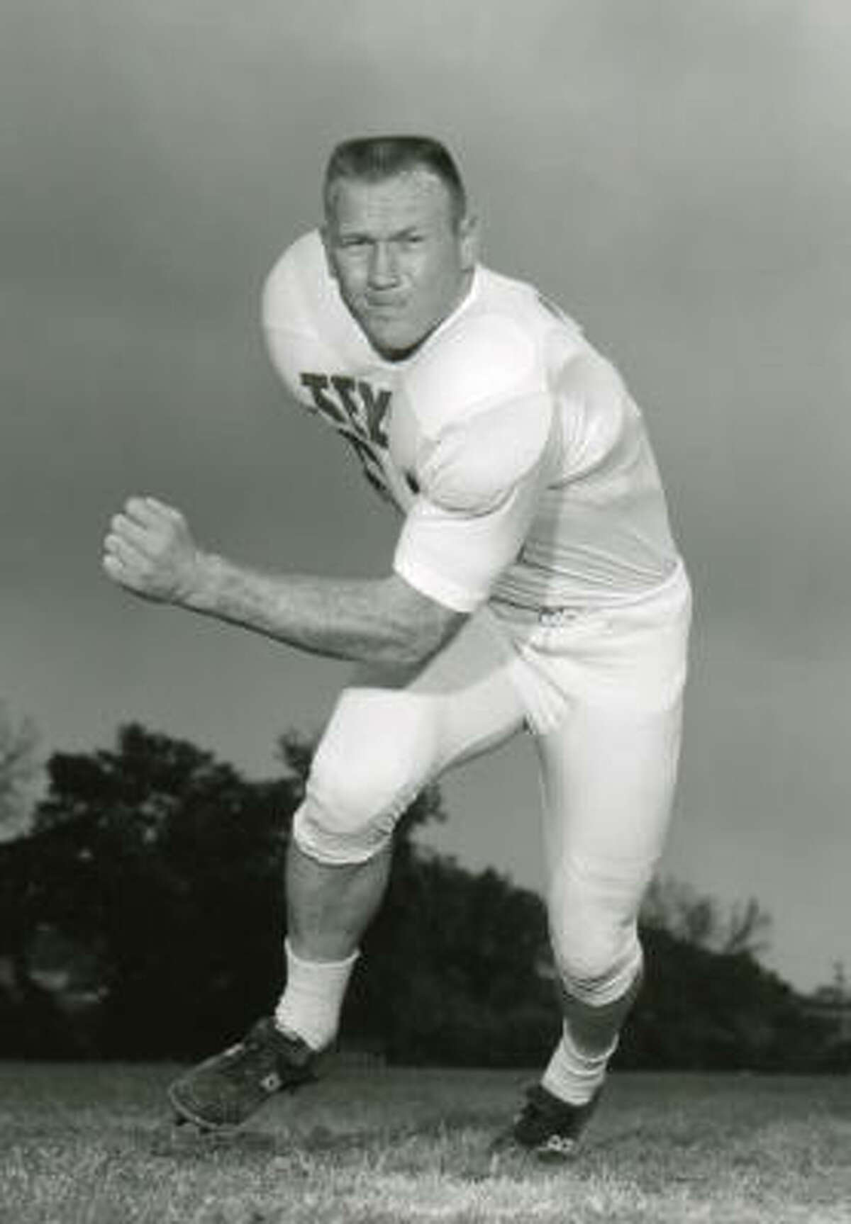 Texas, NFL great Tommy Nobis dies at 74