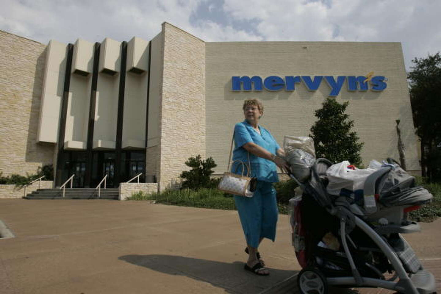 16 places you went shopping for clothes in the '80s, '90s that no longer exist in Houston