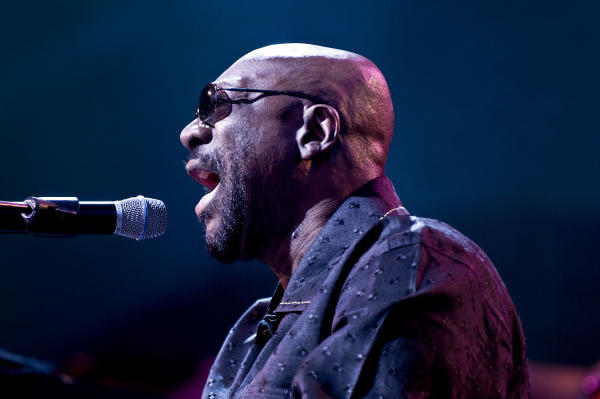 Pioneering soul singer Isaac Hayes dies at 65