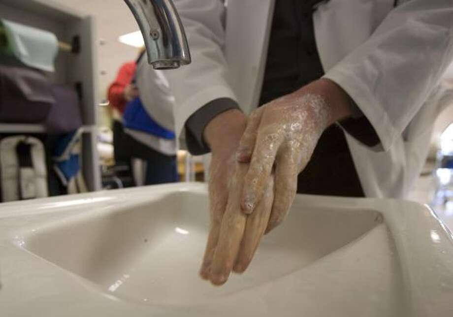 Harris hospital district to doctors: Wash hands or else - Houston Chronicle