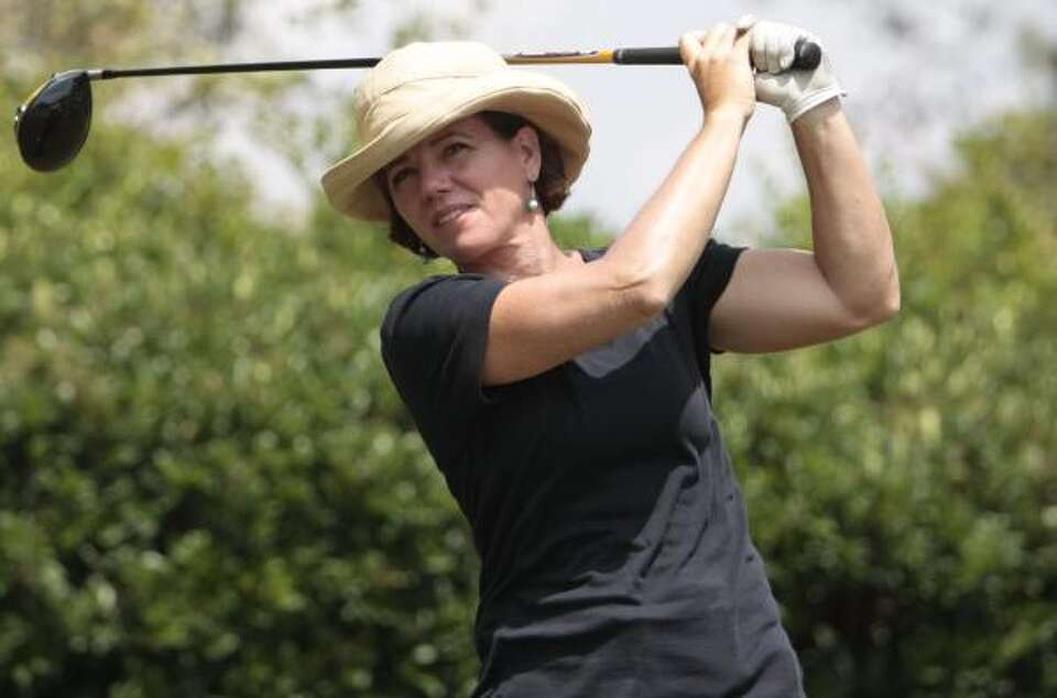 Robin Burke returns to golf, shoots for regional title