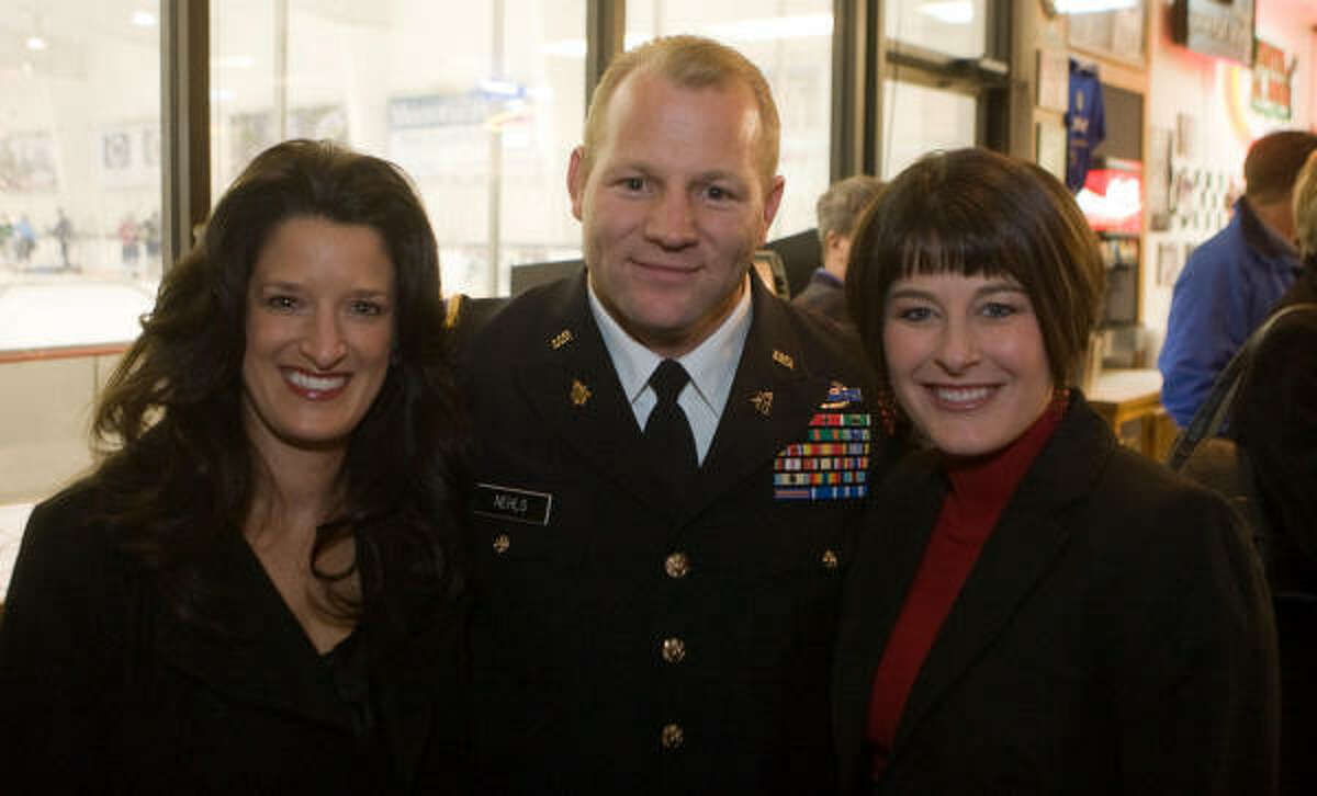 Community greets Fort Bend soldiers