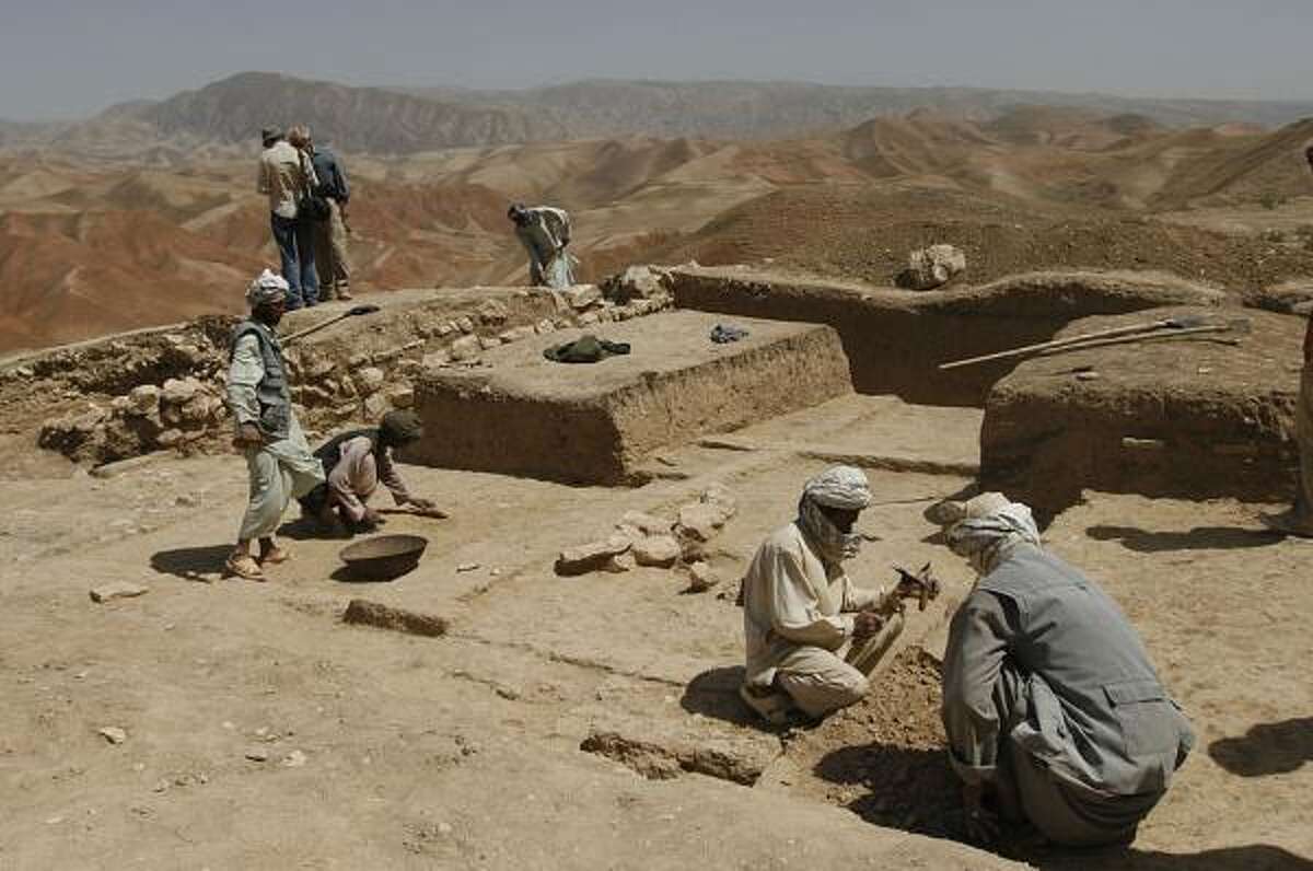 Archaeologists struggle to protect ancient Afghan city