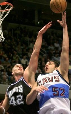 Hendrickson sticking with MLB after NBA career