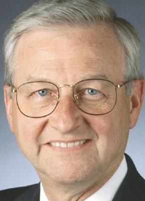 Perry suggests AT&T executive for UT chancellor job