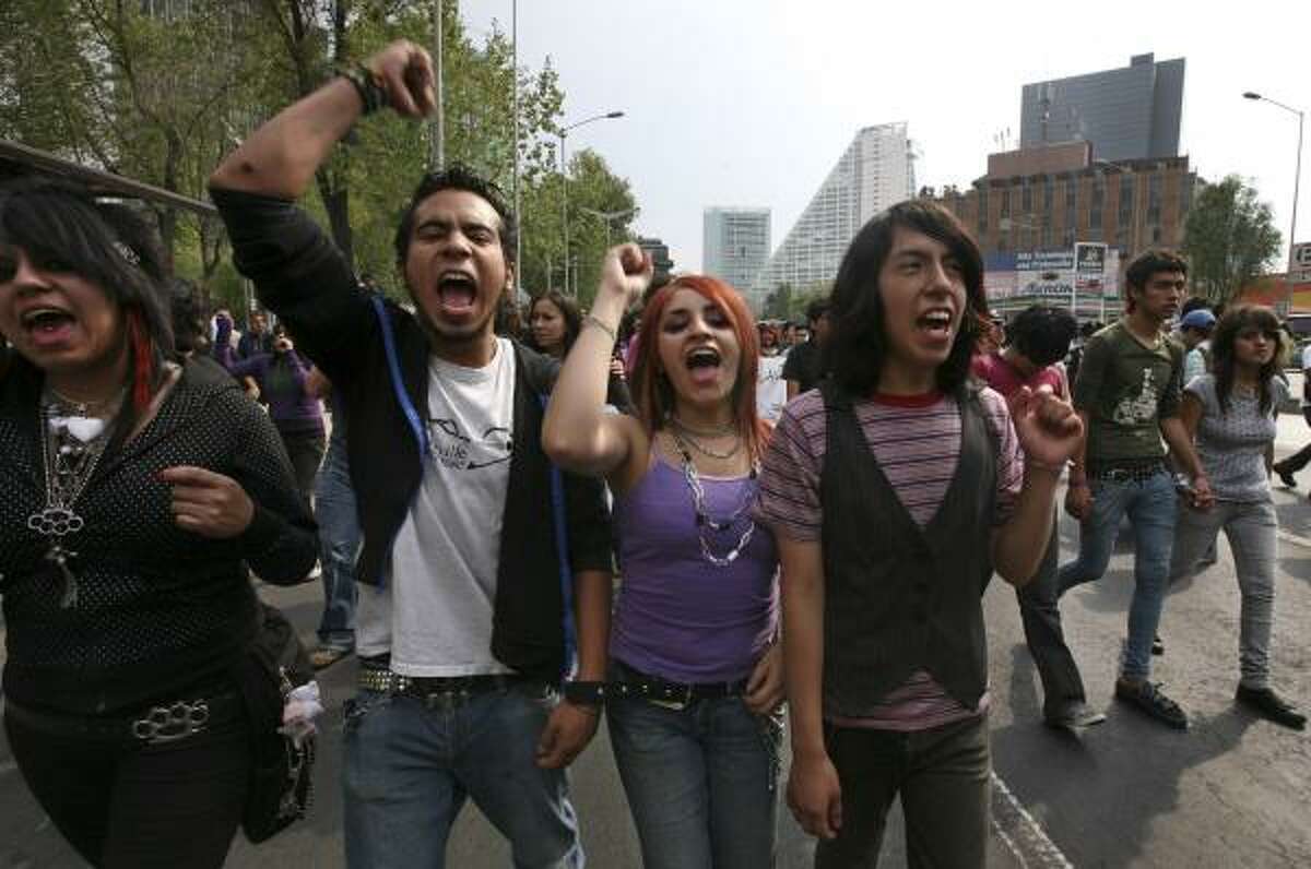 Urban Mexico's teen subculture faces violence