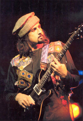 Concert shines a light on a Pakistani rock star, other Muslim acts