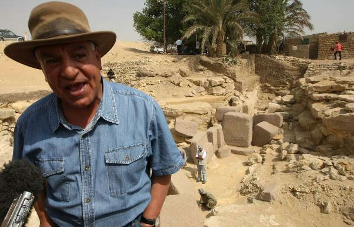 Egyptian archaeologists unveil 'missing' pyramid
