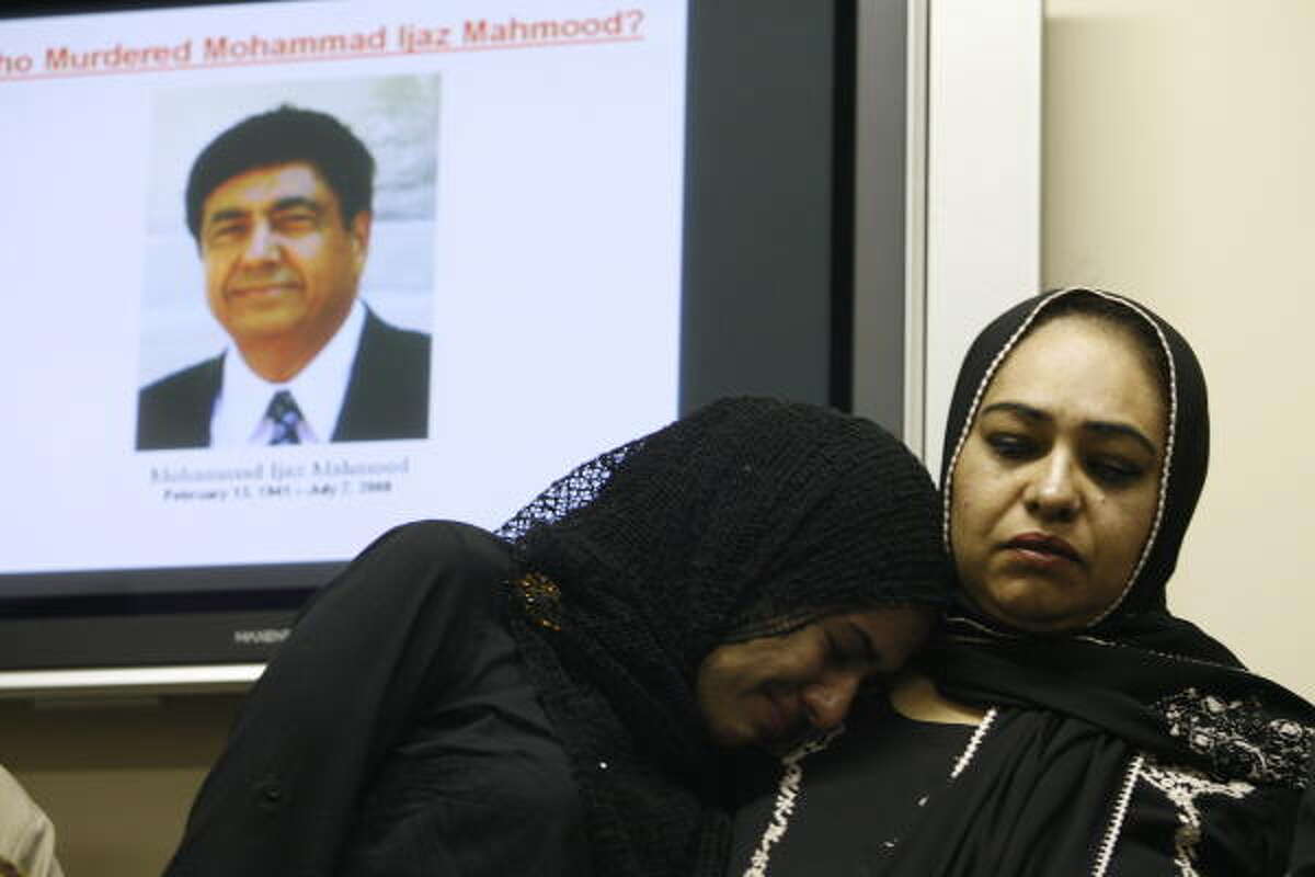 Family seeks help finding dad's killers