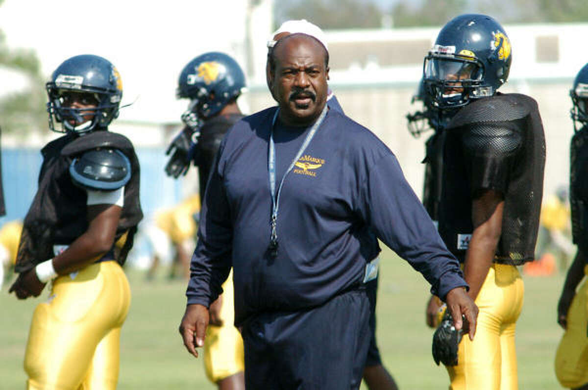 La Marque football team hopes to return to form after Ike