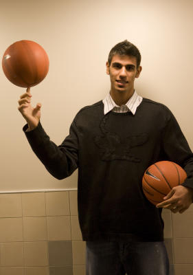 Solomon: Rice recruit to be 1st Iranian to play NCAA hoops