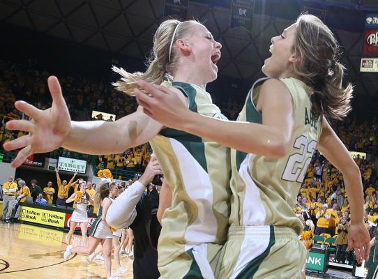 WOMEN: Baylor, Tennessee, UConn win